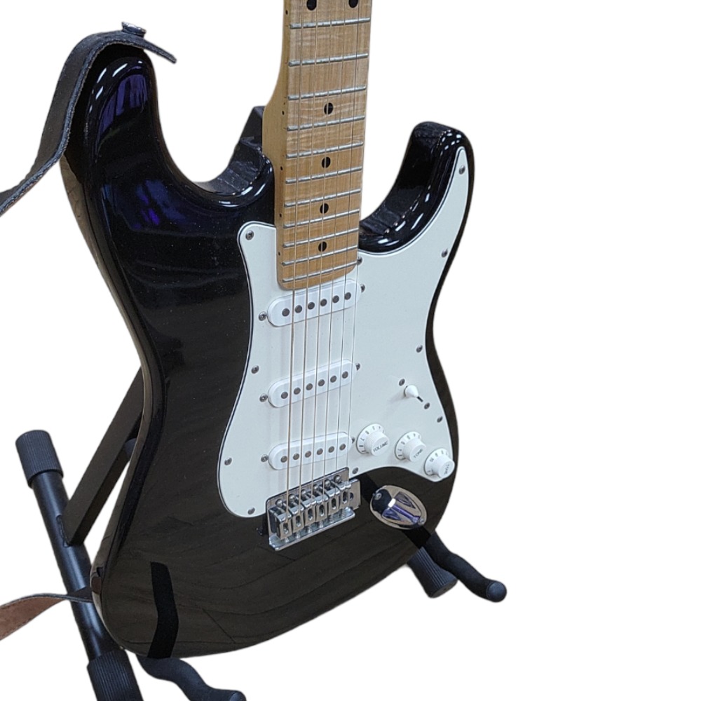 Pre-owned Behringer Black Electric Guitar *SALE* - Own4Less